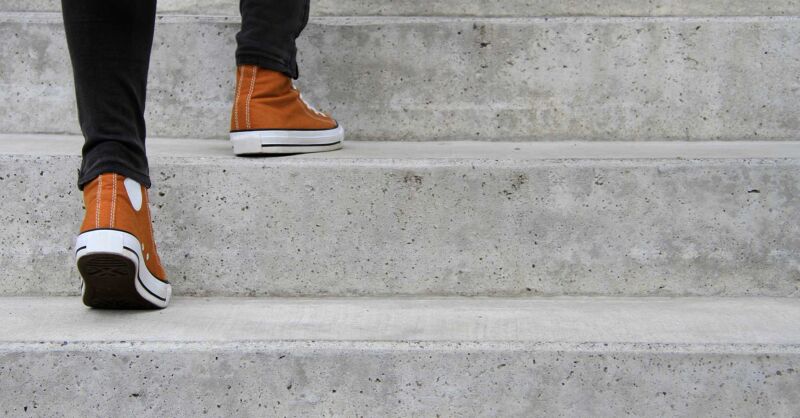 How to move more at work - HOLMRIS B8